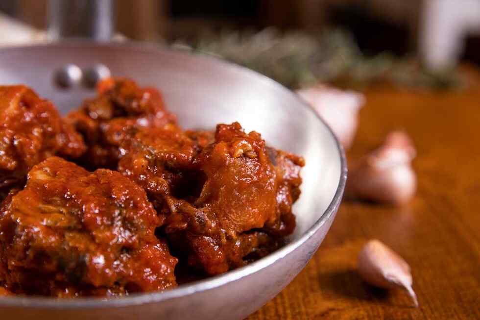 Pasta con sugo di coda alla vaccinara | Il Blog di Todis